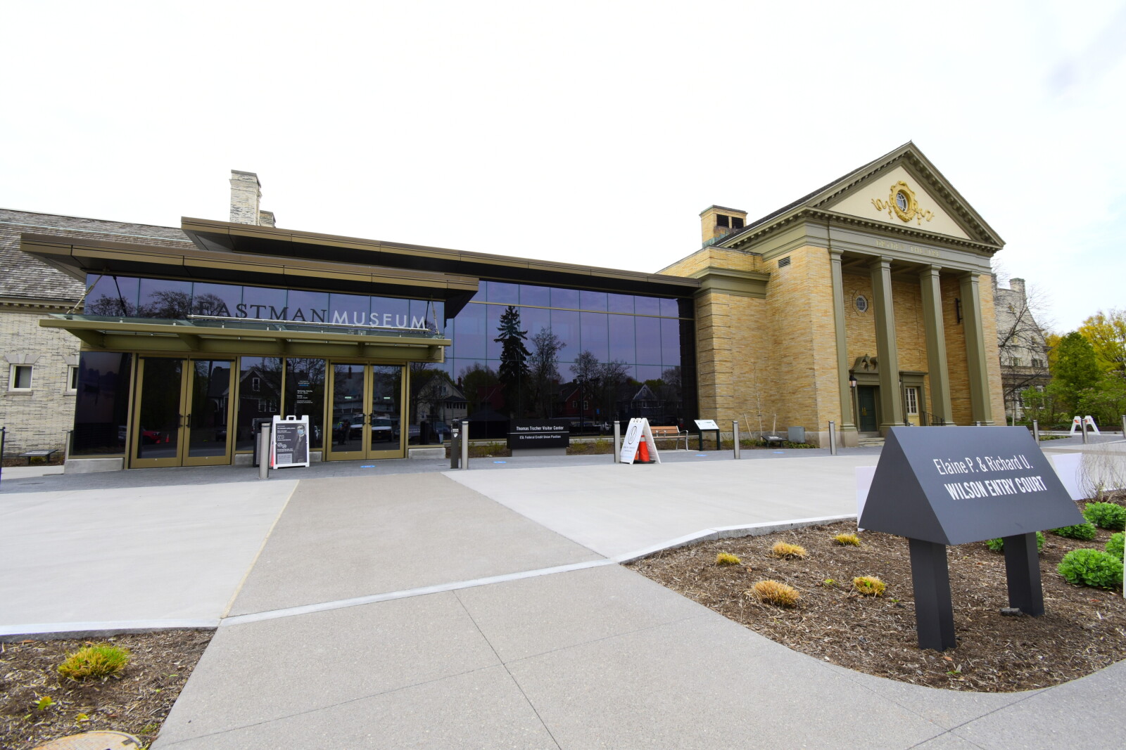 Commercial Glass Additions at the Thomas Tischer Visitor Center in ...